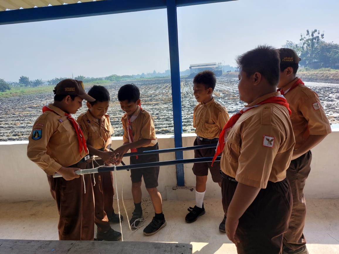 Tanamkan Rasa Cinta Alam dan Kerjasama, Pramuka Penggalang SDN ...