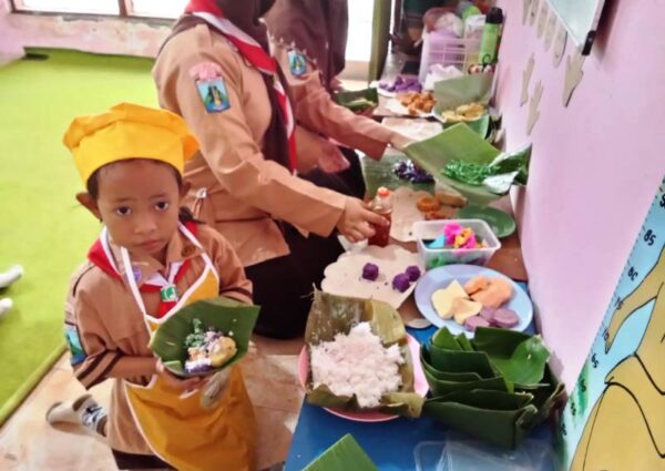 Asyiknya Cooking Class Prasiaga Membuat Jajanan Tradisional Cenil dan ...